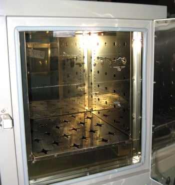 13" width x 14" H x 13" D VWR #1300FM, bench top lab oven, 240°C ...