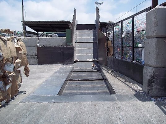 Logemann #245A-1, 2-ram hydraulic baler with conveyor, 100 HP, 70" x ...