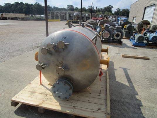 330 gallon Praj, vertical 304L Stainless Steel pressure vessel, 5 psi ...