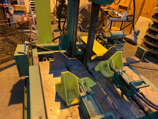 13.2" x 13.2" DoAll #TF-1421H, vertical band saw, 1" x 171" blade, 480 ...
