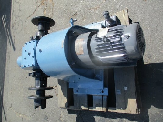 Walker Process Equipment, Falk Enclosed Gear Drive for Sale | Surplus ...