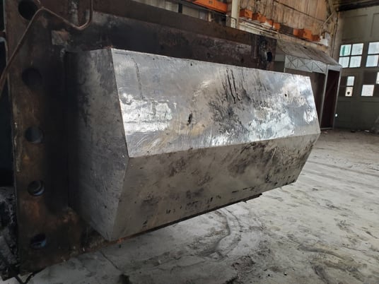 farrel F270, pneumatic hopper with floating weight for F270 Banbury ...