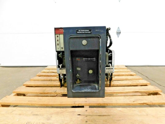 800 Amps, General Electric, AKR-6D-30, low voltage power circuit ...