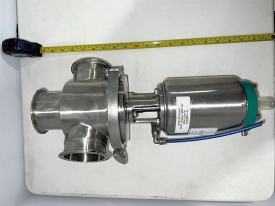 3" Tri-Clover #761TR-30M-20S-U-316L, Sanitary 3 way Air Actuated valve for Sale | Surplus Record