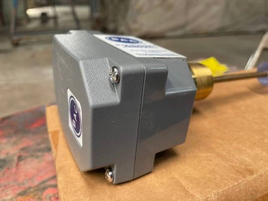 BAC 310620, Liquid Float Switch, 150 psi, -20 F - 175 F Liquid Temp ...