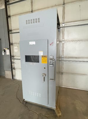 600 Amp. S & C Electric Co Electric Co, 17 KV Load Interrupter Switch ...