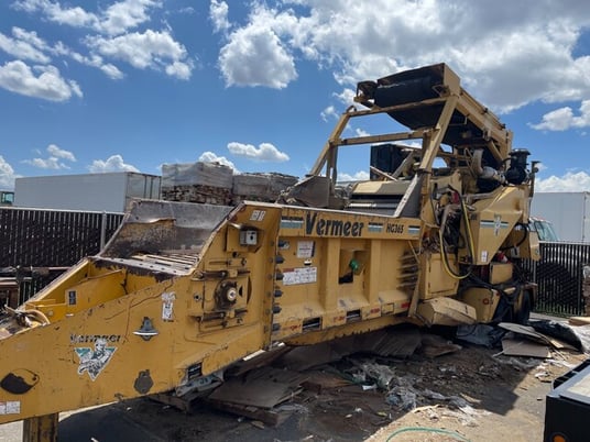 Vermeer #HG365, Horizontal Grinder, new infeed roll & remote control ...