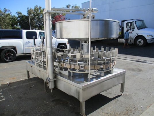 Gravity feed, 1 gallon bottle filling machine w/ 24 heads for Sale ...