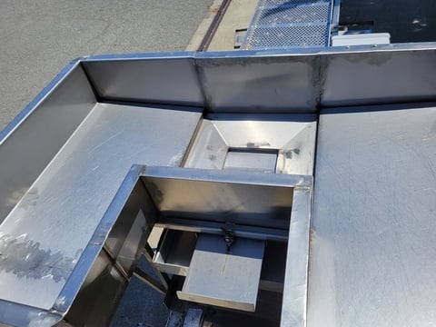Vibratory Screen/Feeder, 17" width x 98" L conveying section, 2.5 ...