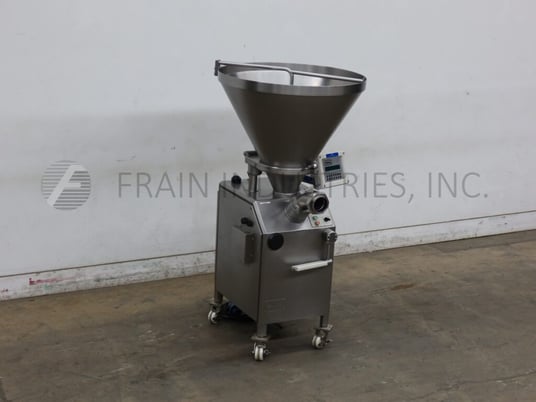 Vemag #R500, continuous twin screw vacuum stuffer, 500-2500 Kg per hour ...