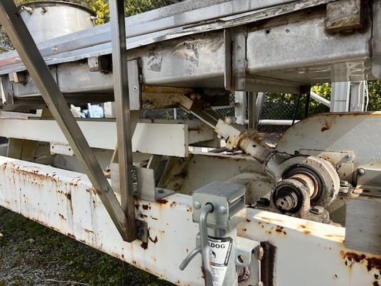 17" x 98" Stainless Steel Vibratory Screen/Feeder, 1/2" diameter ...