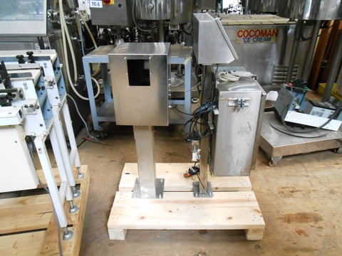 Keyence #CV-551, Barcode Reader w/camera & stand for Sale | Surplus Record