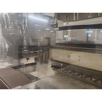 SCM #Pratix-S-15-B, flat table machine, 14 ATC, 145" X, 61" Y, 9.8" Z ...