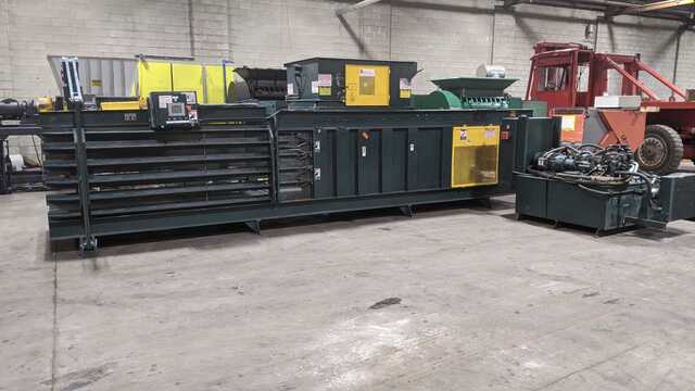 International #MT-4843, horizontal baler, 60" x46" opening, 8" cylinder ...