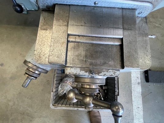 Bridgeport, vertical mill, 9" x42" table, 1 HP, 80-4200 RPM, variable ...