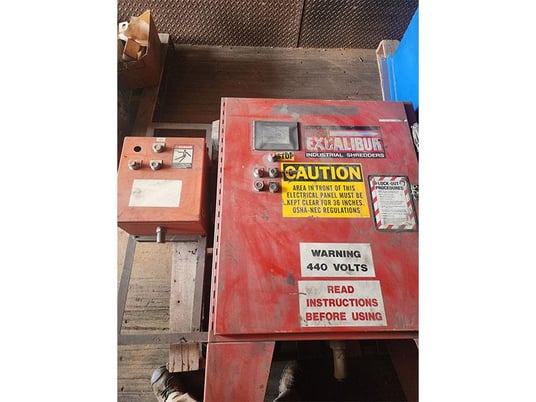 Excalibur #1042-60, dual-shaft shredder, 60 HP, 42" x 25" open, Control ...