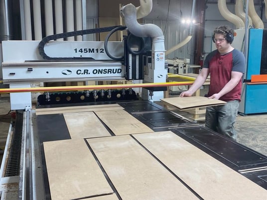 Onsrud #5x12, CNC Router, 5' x12' Table, Vacuum pump, Nederman S1000 ...