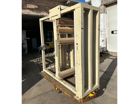 Uhling #HP-3000, single bay case clamp, 55" L x 96" H x 24" D capacity ...