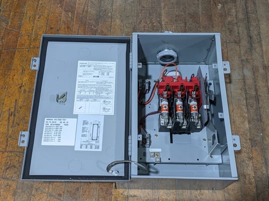 100 Amp. Eaton, OLI363FDJX-0000, Line Isolation Switch, 3 Pole, 1-3 ...