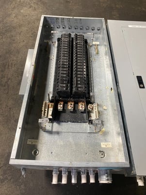 225 Amp. General Electric, AQF3422MBX, Panelboard, A Series, 208Y/120 V ...