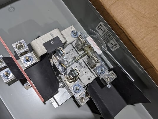 400 Amps, Durham Company Meter Socket Box, 1PH 600V 3W 320A Continuous ...