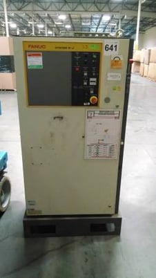 Fanuc, S-500, Robot, Slender arm design, includes all Controllers for ...