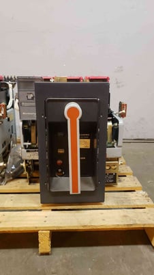 2000 Amps, General Electric #AKRT8D50H1, low voltage power circuit brea ...