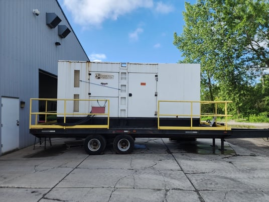 475 KW Perkins Triton, trailer mounted diesel generator, enclosed, 480 ...