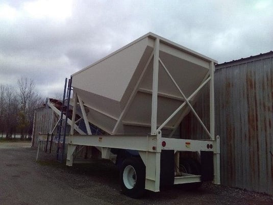 Portable hopper with stationary 80' conveyor, new, never used, 2016 for ...