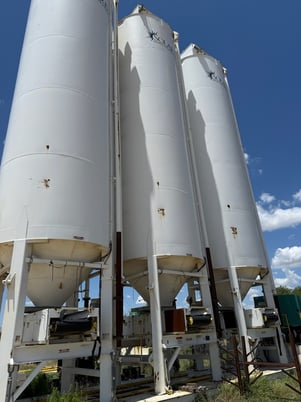 Solaris Oilfield Infrastructure sand silos (6 available) For Sale ...