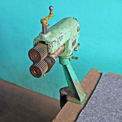 24 gauge Pexto #622-E, Beader/Crimper Machine, 7" Throat depth, 2 ...