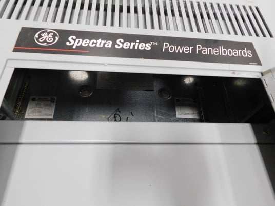 400 Amp. General Electric, Spectra Series, panelboard, 4-wire, 120/208 ...