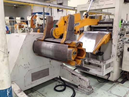 6000 lb. Orii feed line, 31.4" W x .090", uncoilers, straightener ...