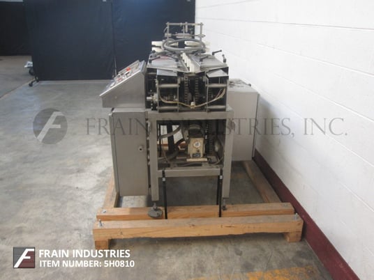 Arpac #70LS, lugged infeed conveyor, with dual star wheel indexing, AB ...