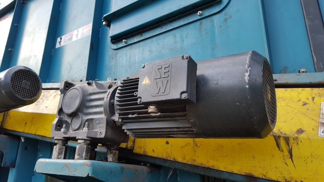 11" x 23" Lubo, double deck star screen, used for Sale | Surplus Record