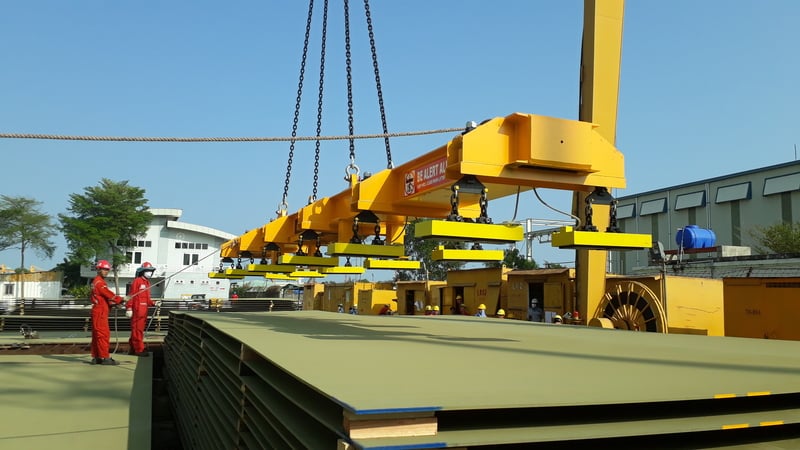 2-40 Ton, Custom Spreader Beams: Electro permanent fixed magnet ...