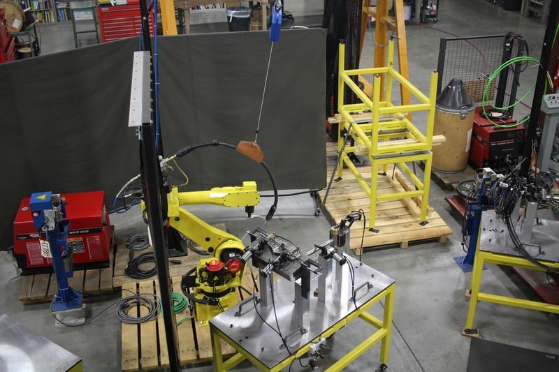 Fanuc, robotic welding cells w/fanuc arcmate 120ib rj3ib, Lincoln MIG ...