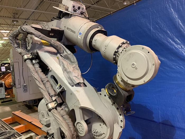 Motoman, ES200N, 6-Axis CNC robot w/NX100 control on 16' 7th Axis track ...