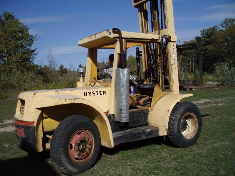 16500 lb. Hyster #H165, V-6 gas engine, dual pneumatic tires, 17' lift ...