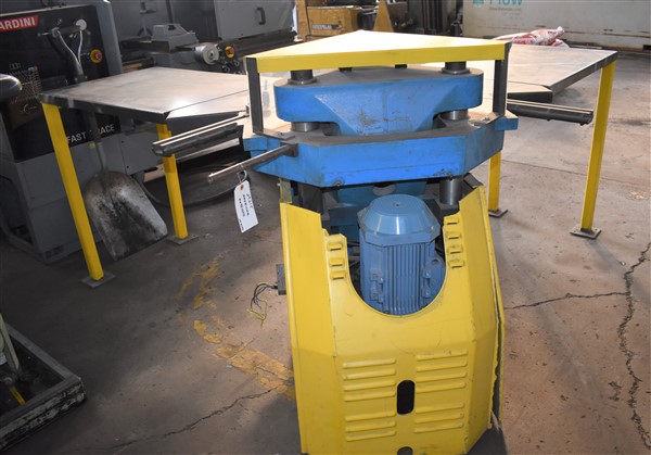 5/32" x 10" x 10" Americor #254, hydraulic corner notcher, foot treadle ...