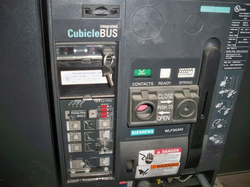 4000 Amps, Siemens, WLF3A340, 3P 600 Volts, manually operated, drawout ...