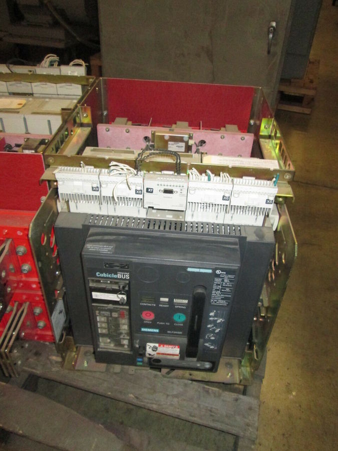 2000 Amps, Siemens WLF2A320, 3P 600 Volts, manually operated, drawout ...
