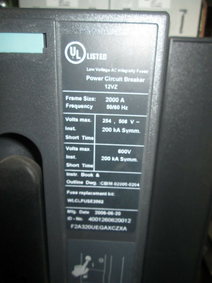 2000 Amps, Siemens WLF2A320, 3P 600 Volts, manually operated, drawout ...