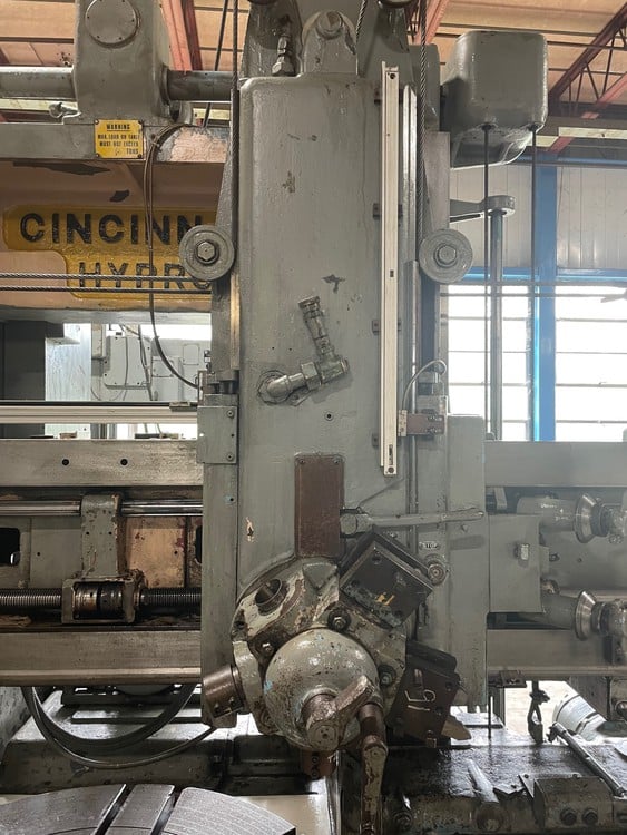 52" Cincinnati #Hypro, vertical boring mill, 4-jaw plain table, 57 ...