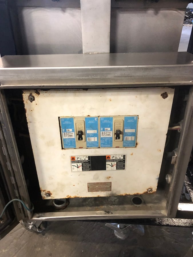 Distribution Panel, Red-D-Arc DP120, 480 V. 2 x 60 amp breakers, 8 ...