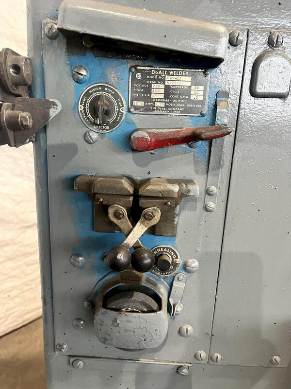 36" DoAll #3613-1, vertical bandsaw, 16" wheel, 50-5200 FPM, 1-1/2 HP ...