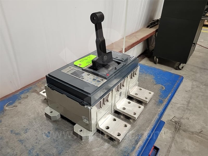 Square D Rjf Powerpact R-frame Mccb Unused Surplus 125 Volts DC Shunt ...