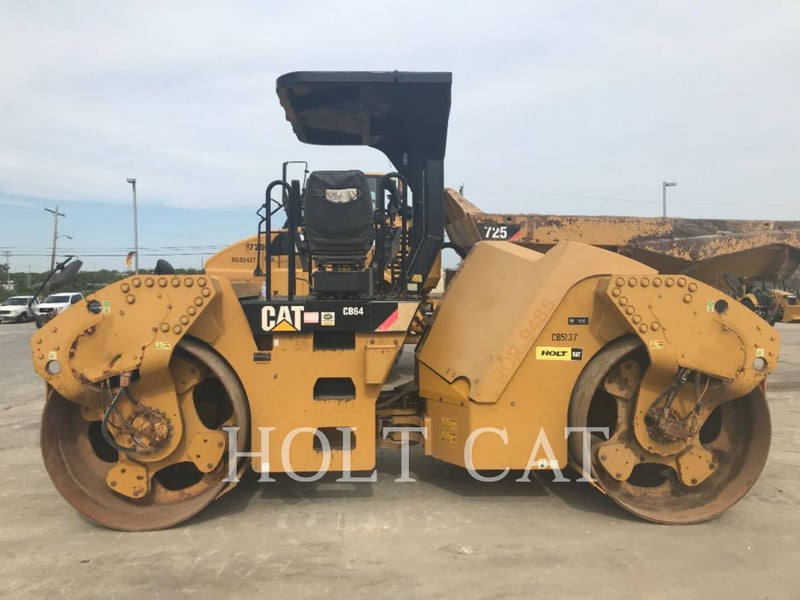 Caterpillar CB64, Vibratory Single Drum Asphalt, 6451 hours, S/N ...