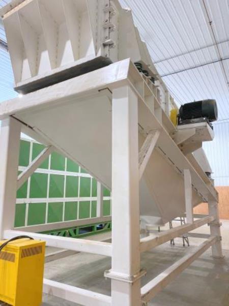 72" x 240" Simco Symons #7220-1D-HD2, Vibrating Screen, Counterweight ...