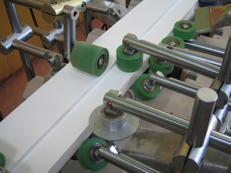 Unimak #PW-20F4-E, Hot Melt Profile Wrapper, (4) 13.1' long bedframe ...